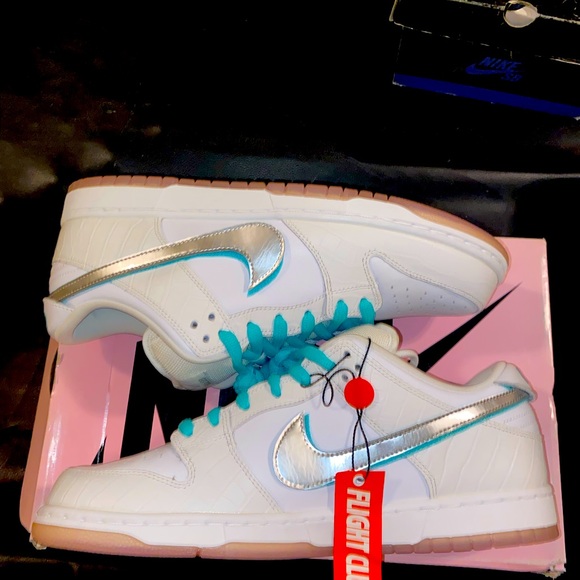 Nike | Shoes | Nike Dunk Sb White Diamond Dead Stock Wbox W Extra Laces ...
